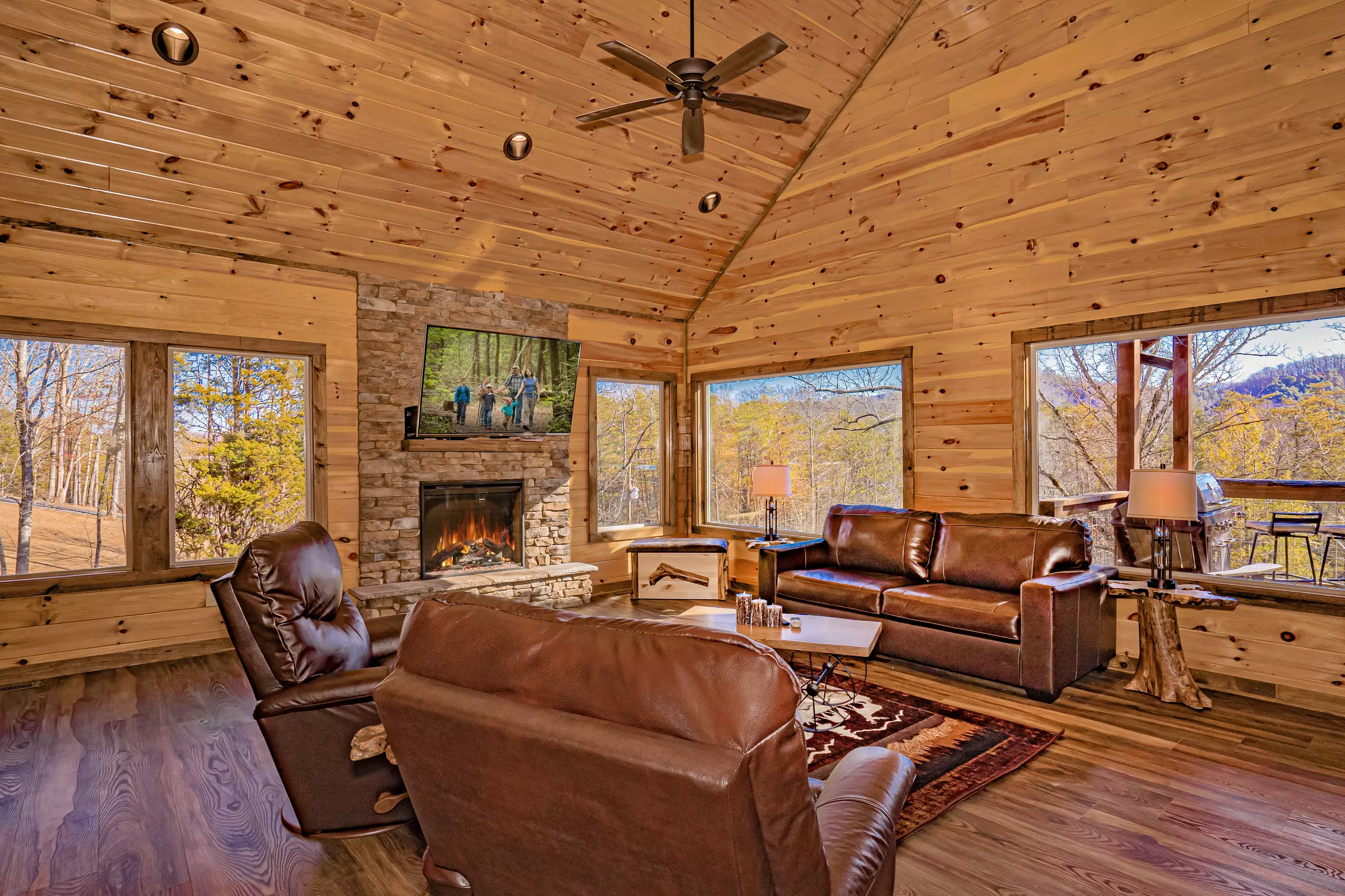 A Wild Mountain Splash - 3 Bedroom Sevierville Cabin Rental
