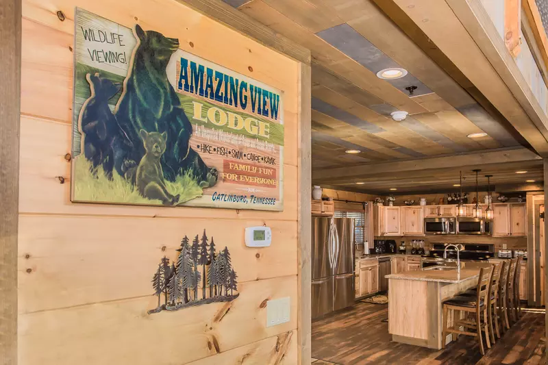 Amazing View Lodge - 8 Bedroom Gatlinburg Cabin Rental