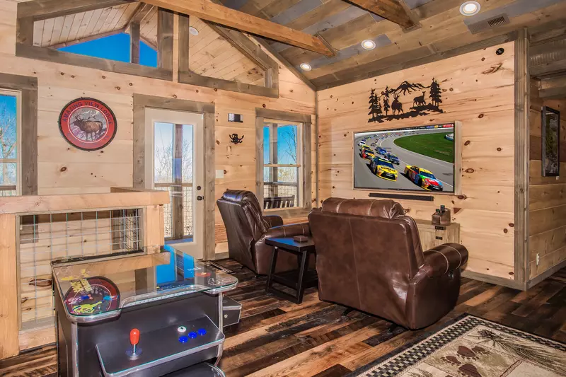 Amazing View Lodge - 8 Bedroom Gatlinburg Cabin Rental