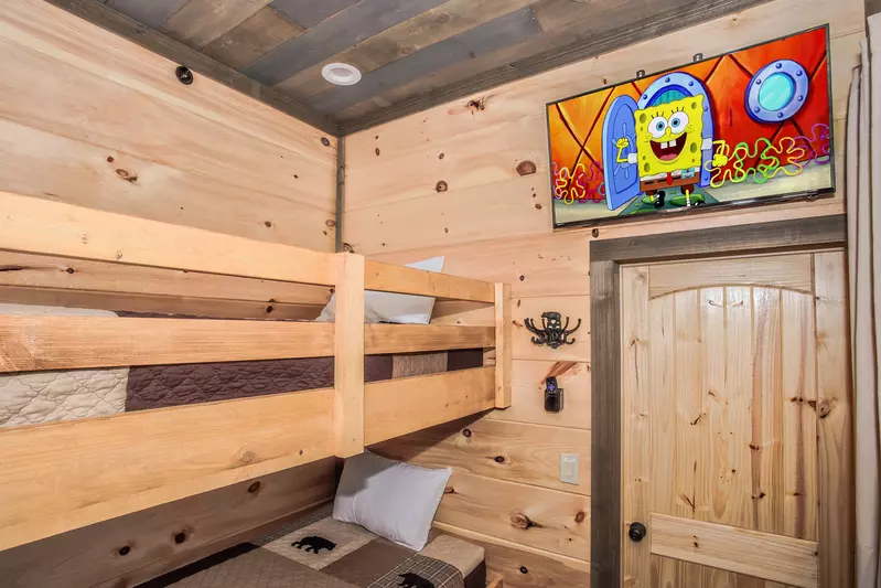 Amazing View Lodge - 8 Bedroom Gatlinburg Cabin Rental