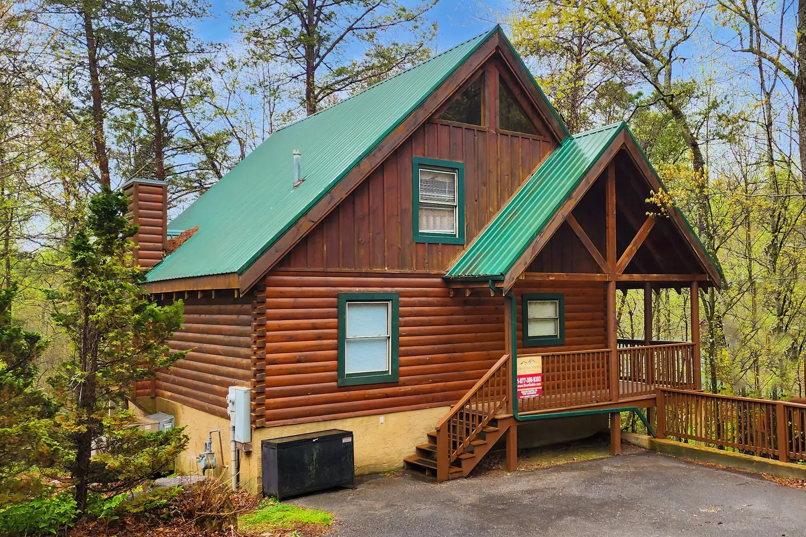 BearFootin In The Smokies - 2 Bedroom Pigeon Forge Cabin Rental