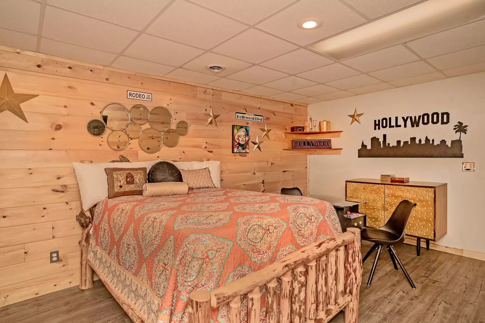 Country Cabin in the City - 3 Bedroom Pigeon Forge Cabin Rental