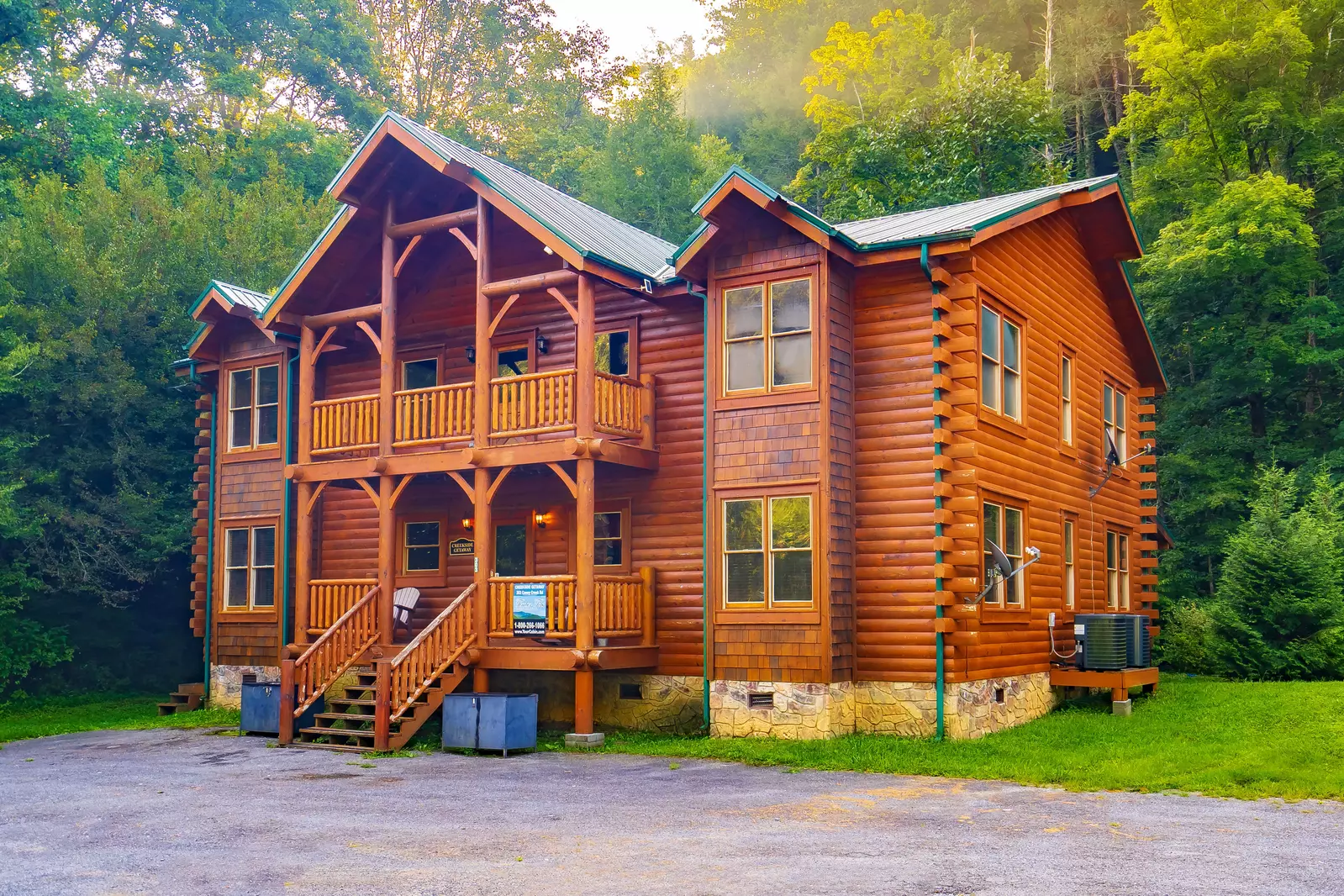 Creekside Getaway - 8 Bedroom Pigeon Forge Cabin Rental