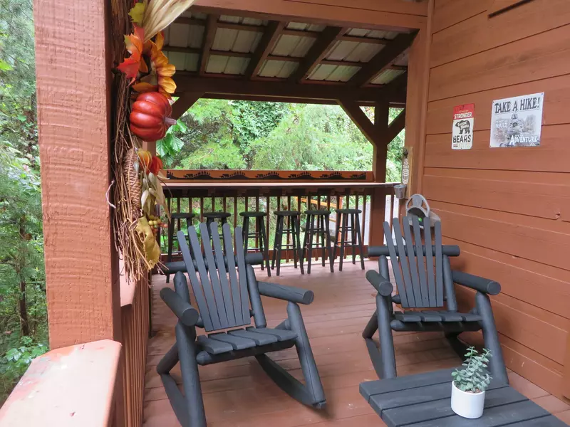 Forest View Hideaway - 2 Bedroom Sevierville Cabin Rental