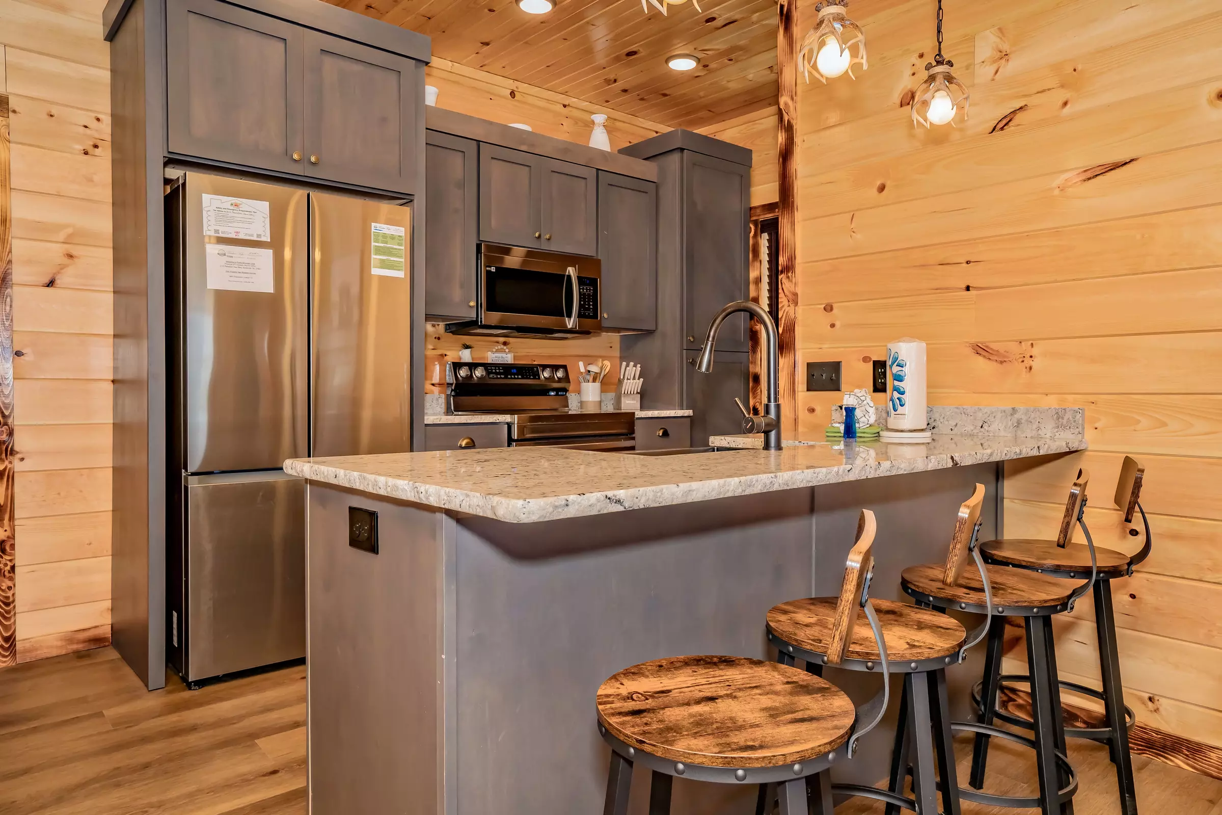 Rustic Mountain View - 2 Bedroom Sevierville Cabin Rental