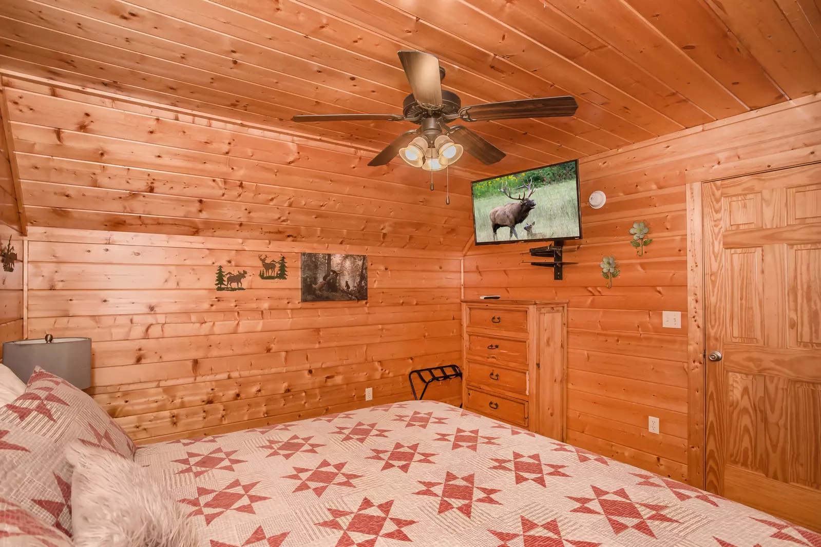 Smoky Ridge Lodge - 7 Bedroom Sevierville Cabin Rental