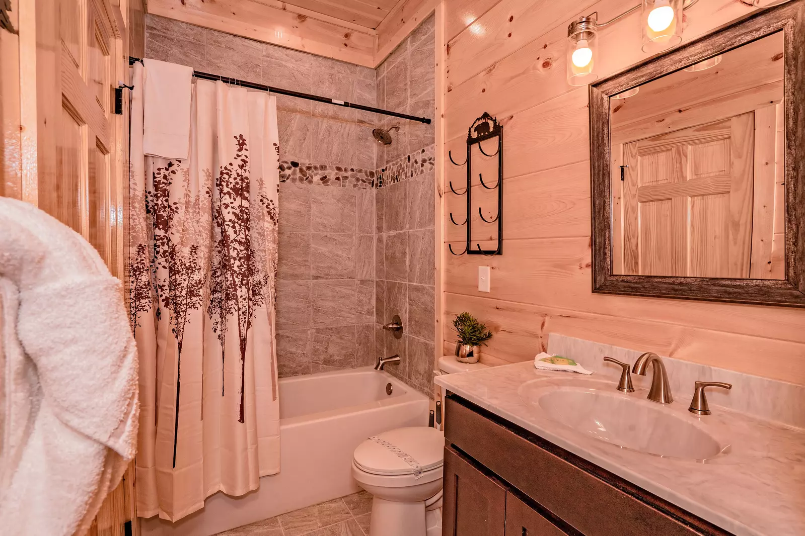 Splash Happy - 2 Bedroom Sevierville Cabin Rental