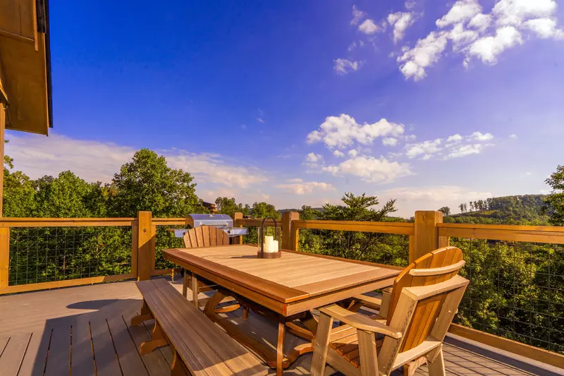 Western Ridge Lodge - 5 Bedroom Sevierville Cabin Rental