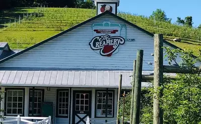 Your Guide to the Apple Barn and Cider Mill