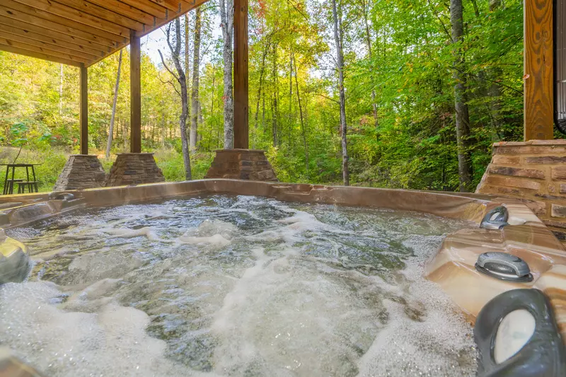 Creekside Splash - 2 Bedroom Sevierville Cabin Rental