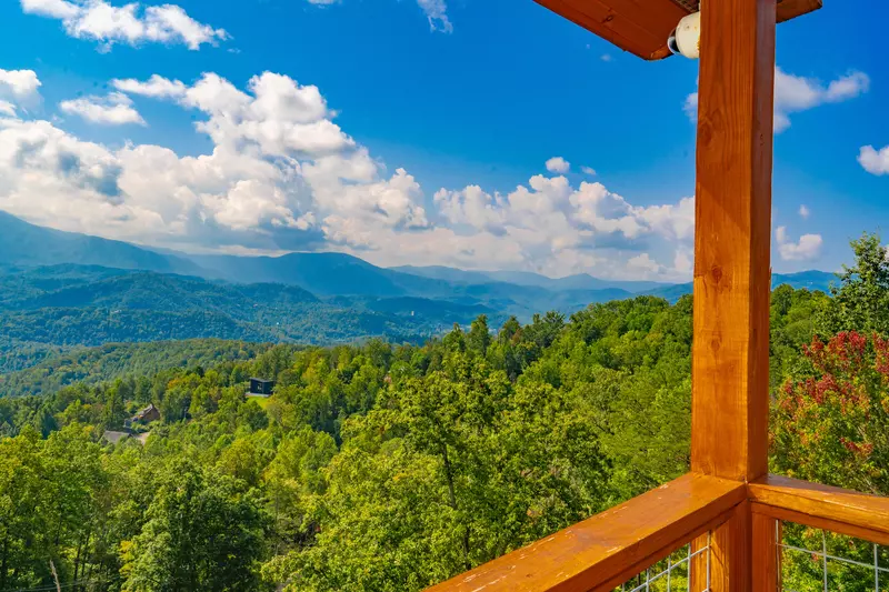 Amazing View Lodge - 8 Bedroom Gatlinburg Cabin Rental