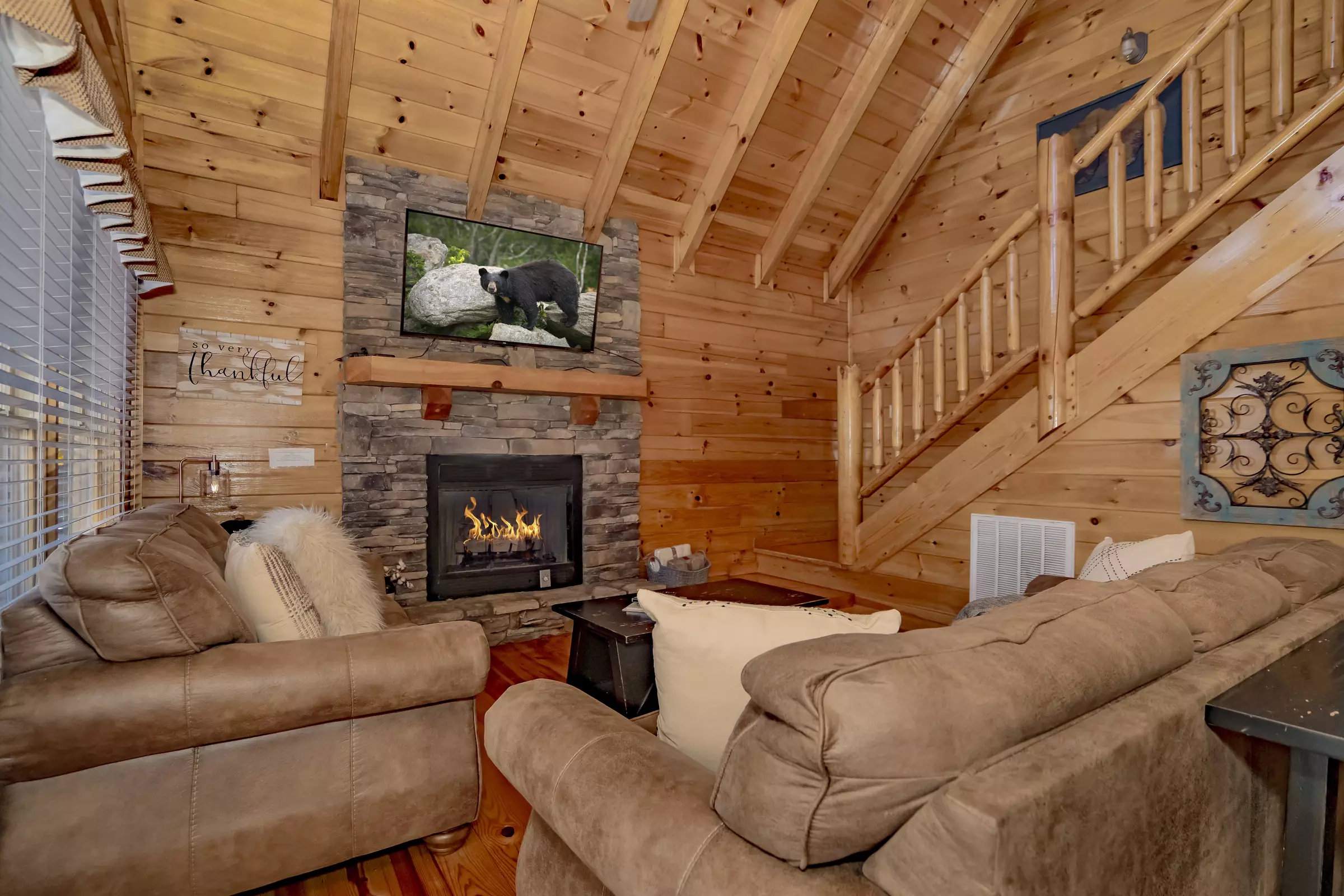 Smoky Vista Romance - 2 Bedroom Pigeon Forge Cabin Rental