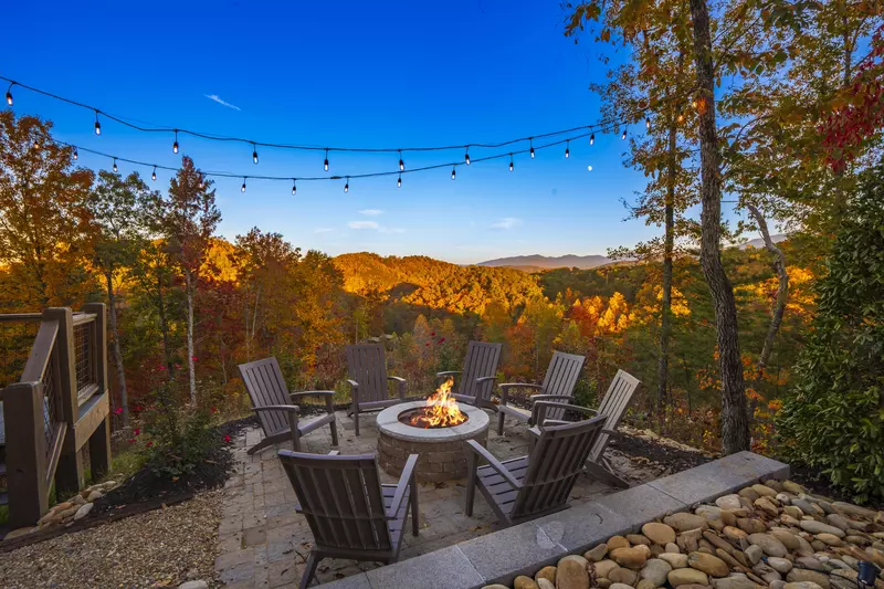 Western Ridge Lodge - 5 Bedroom Sevierville Cabin Rental