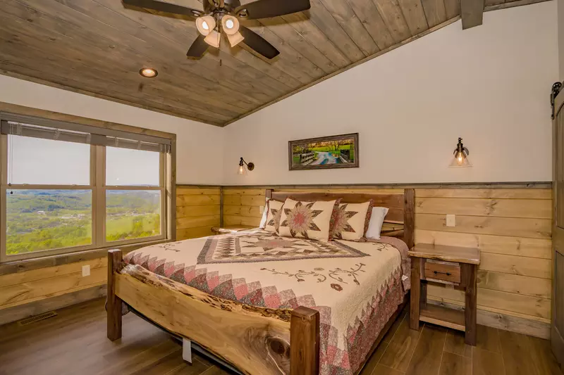 Cliffside Scenic Splendor - 4 Bedroom Sevierville Cabin Rental