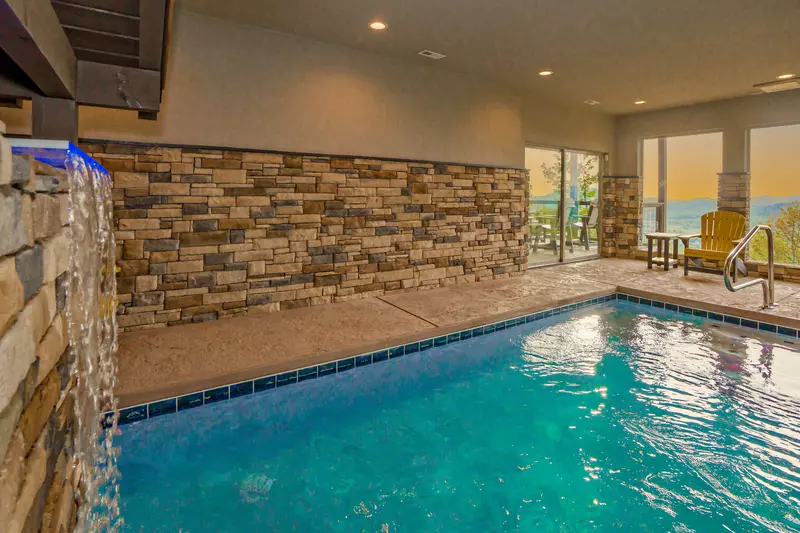 Cliffside Scenic Splendor - 4 Bedroom Sevierville Cabin Rental