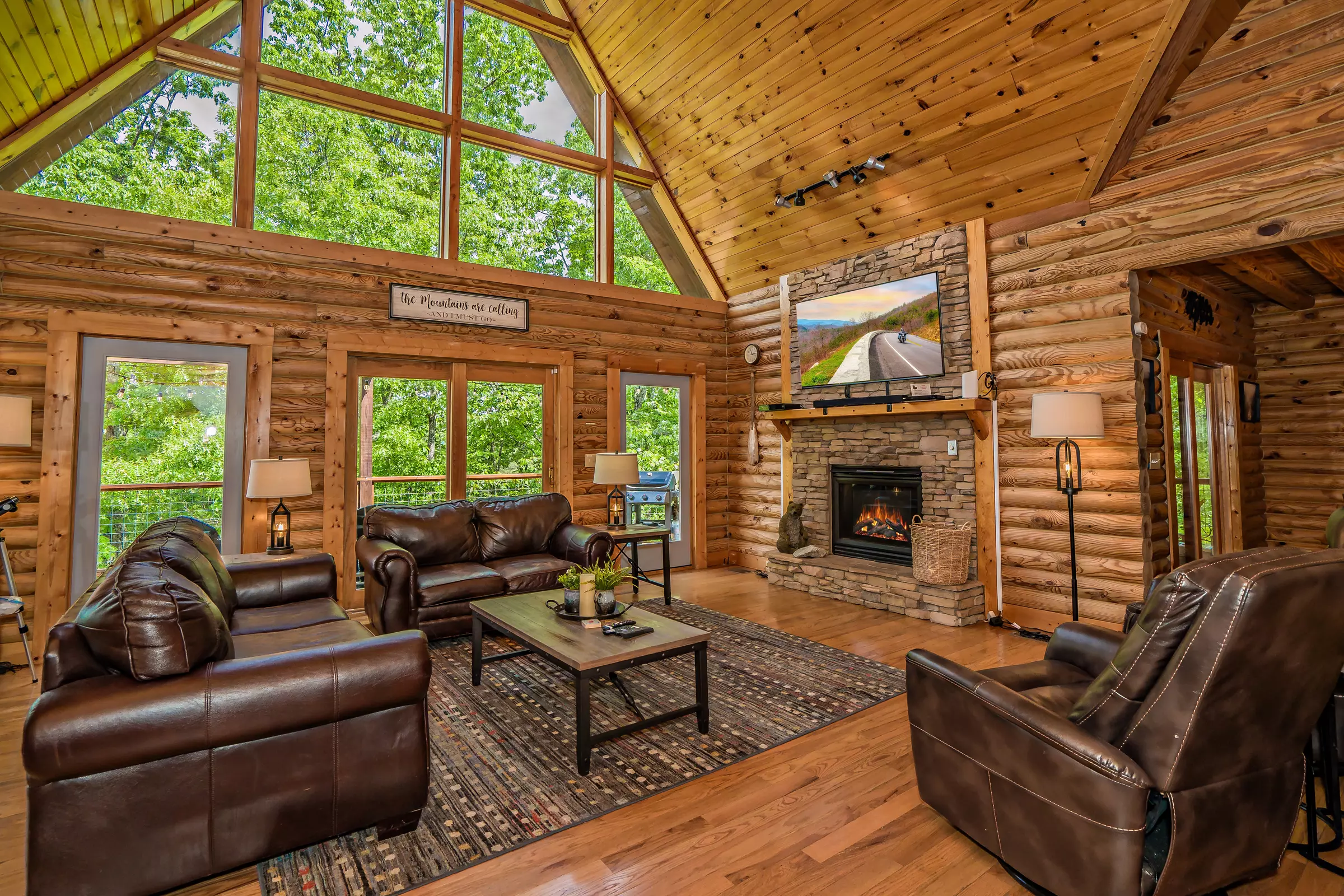 WaterFall View Lodge - 4 Bedroom Sevierville Cabin Rental
