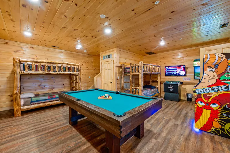 Gatlinburg Views Lodge - 5 Bedroom Gatlinburg Cabin Rental