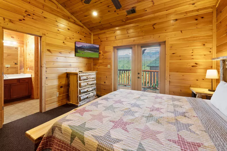 Gatlinburg Mountain Lodge - 5 Bedroom Gatlinburg Cabin Rental