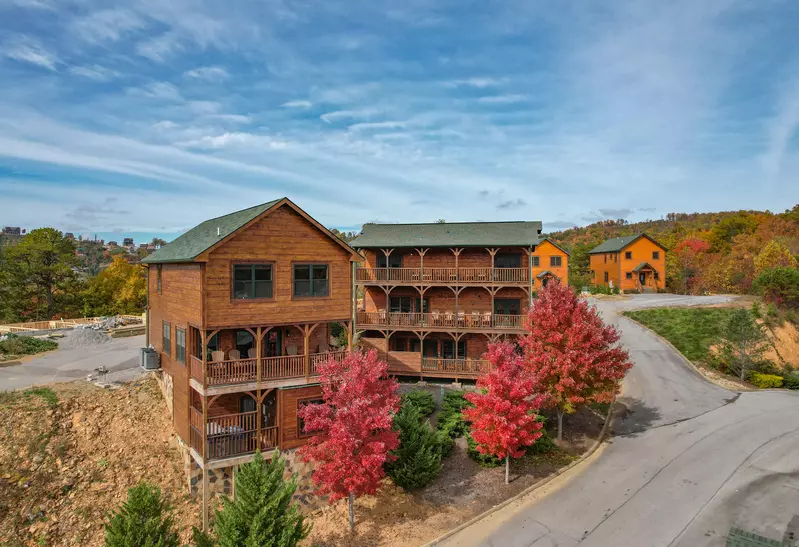Gatlinburg Mountain Lodge - 5 Bedroom Gatlinburg Cabin Rental