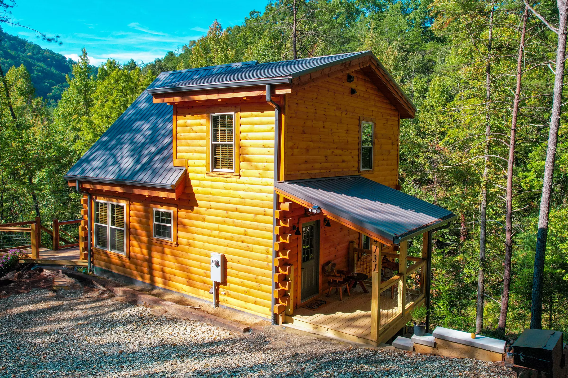 Sugar Mountain Retreat - 3 Bedroom Pigeon Forge Cabin Rental