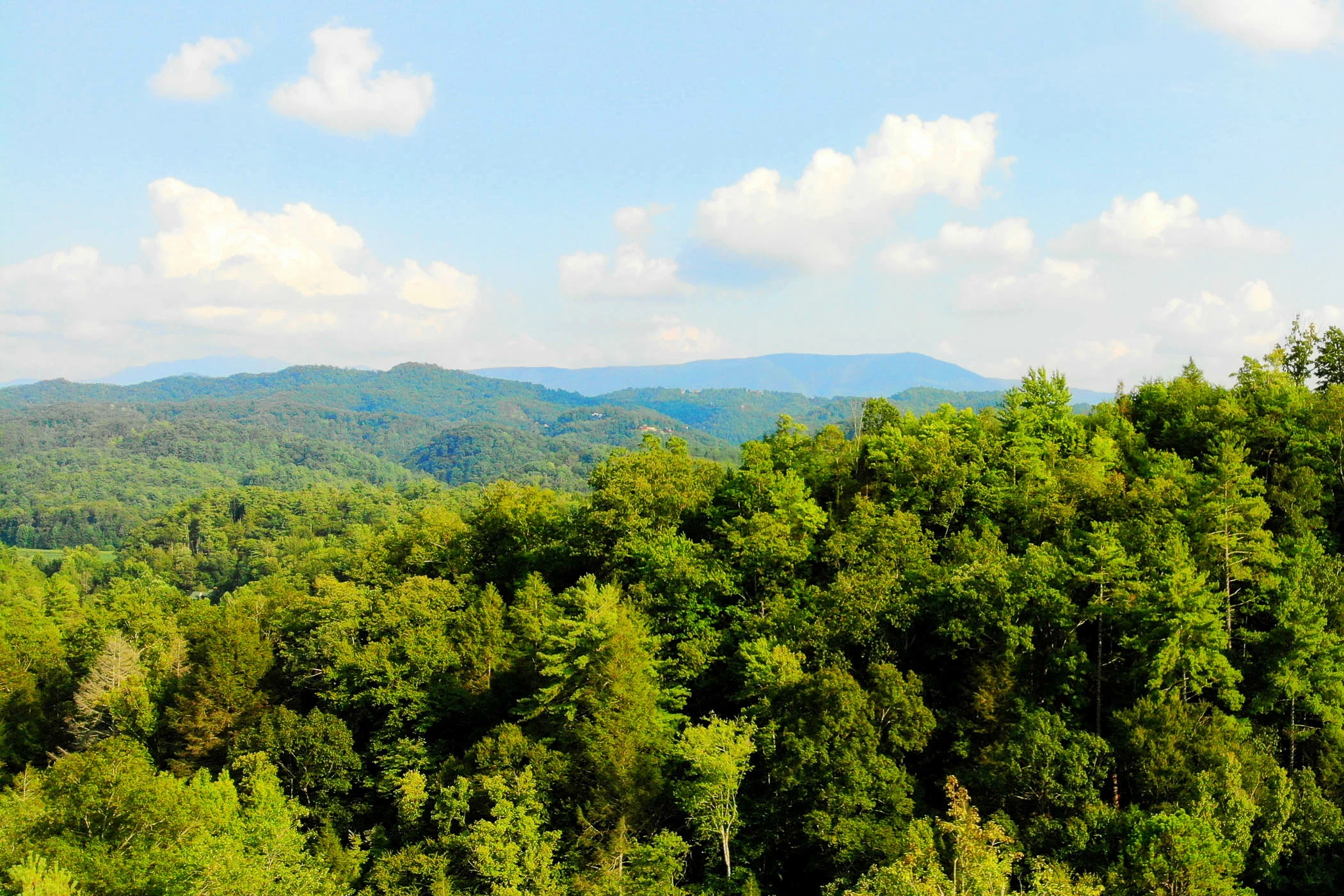 Grand Bluff Lodge - 5 Bedroom Sevierville Cabin Rental