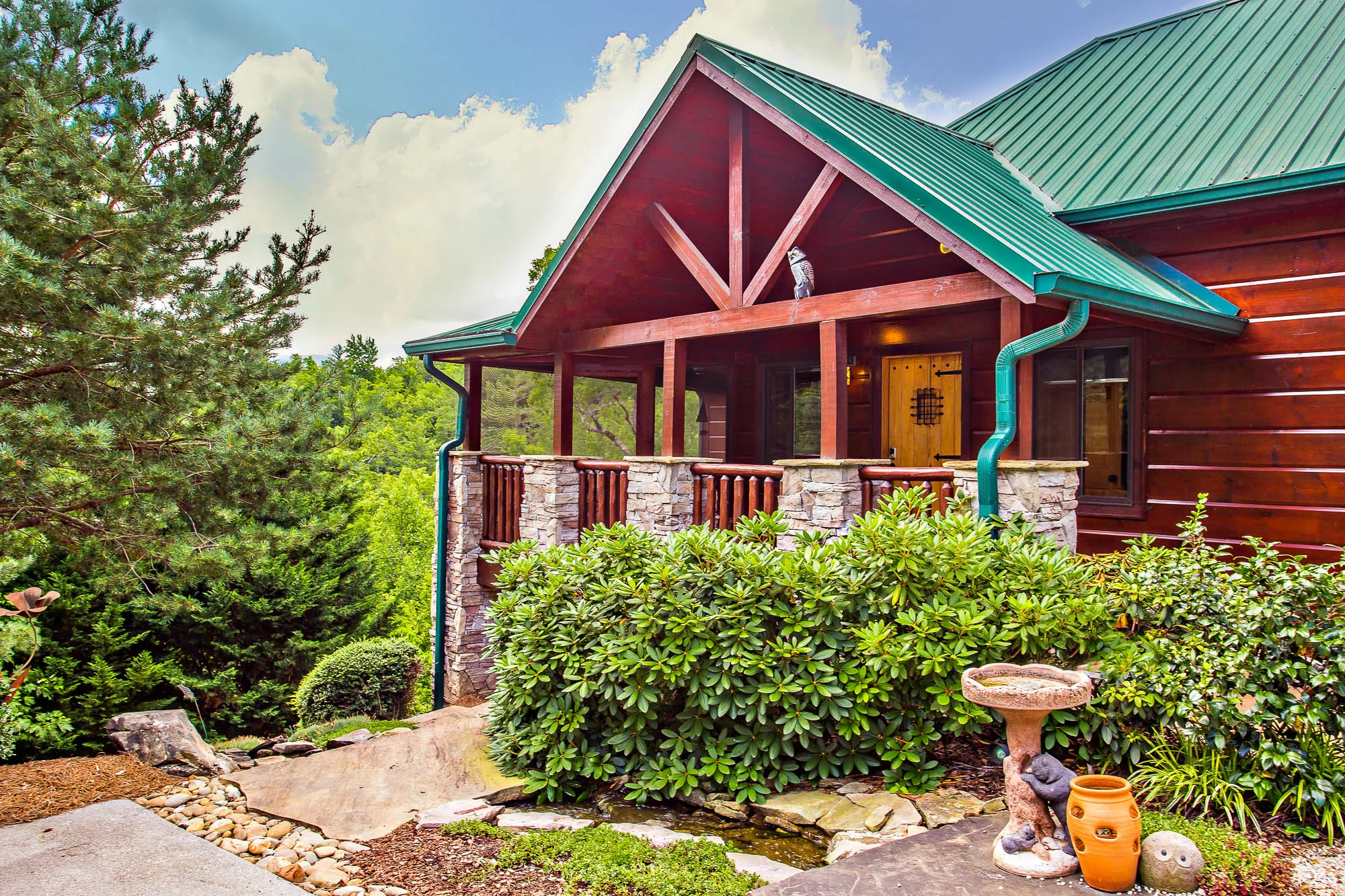 Grand Bluff Lodge - 5 Bedroom Sevierville Cabin Rental