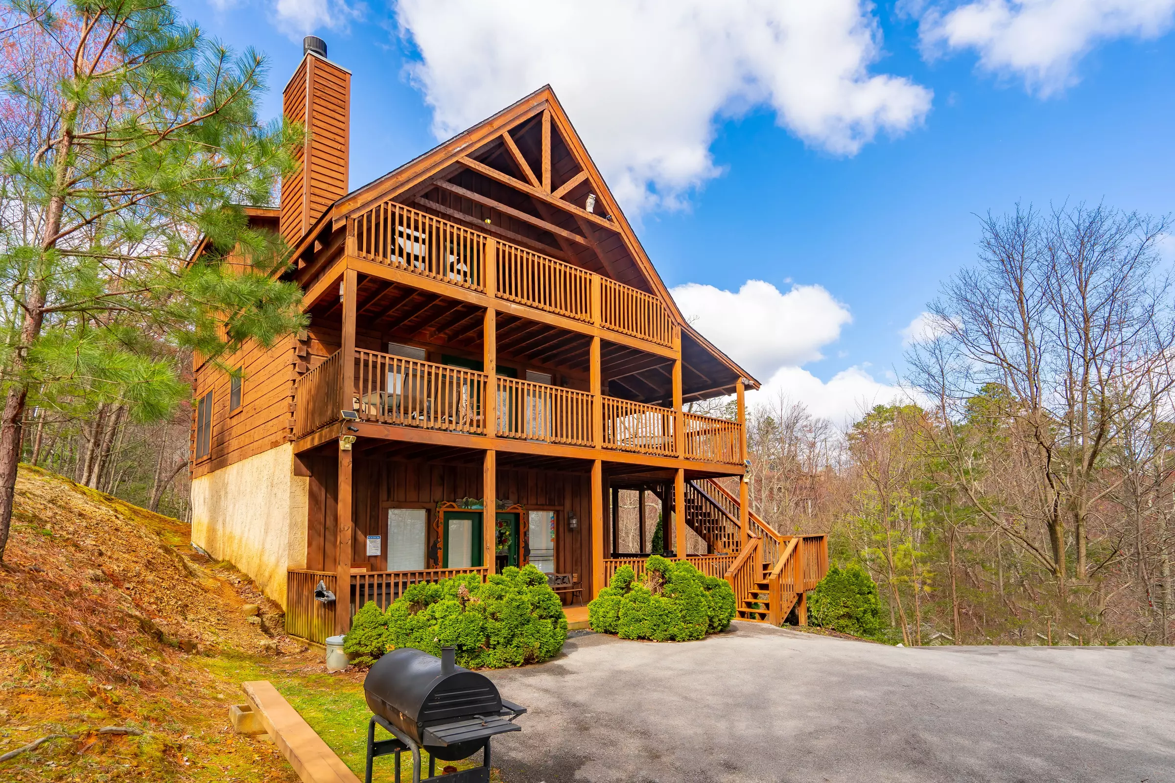 Hilltop Bearadise - 3 Bedroom Gatlinburg Cabin Rental