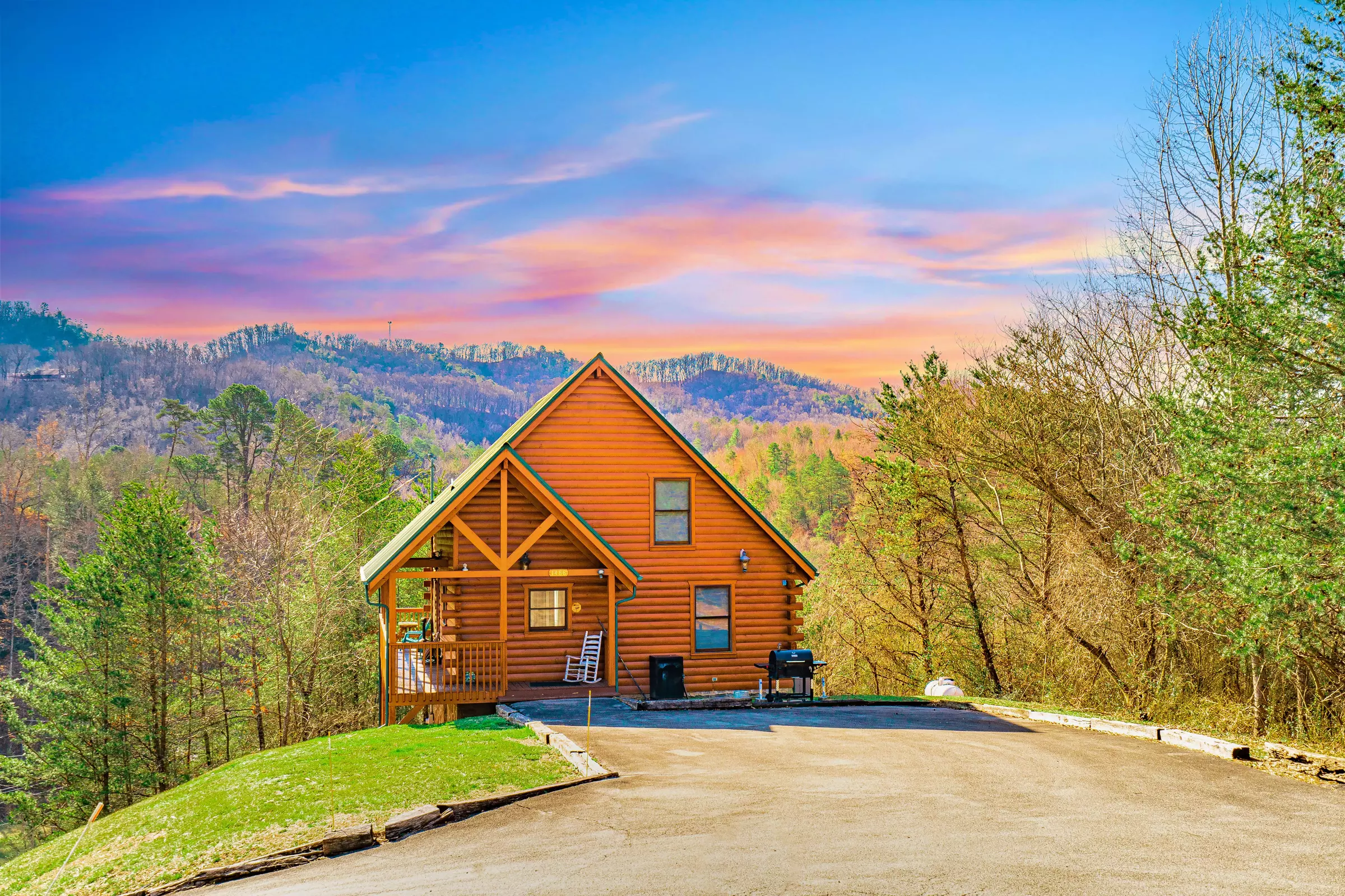 Cherokee Sunset - 2 Bedroom Sevierville Cabin Rental