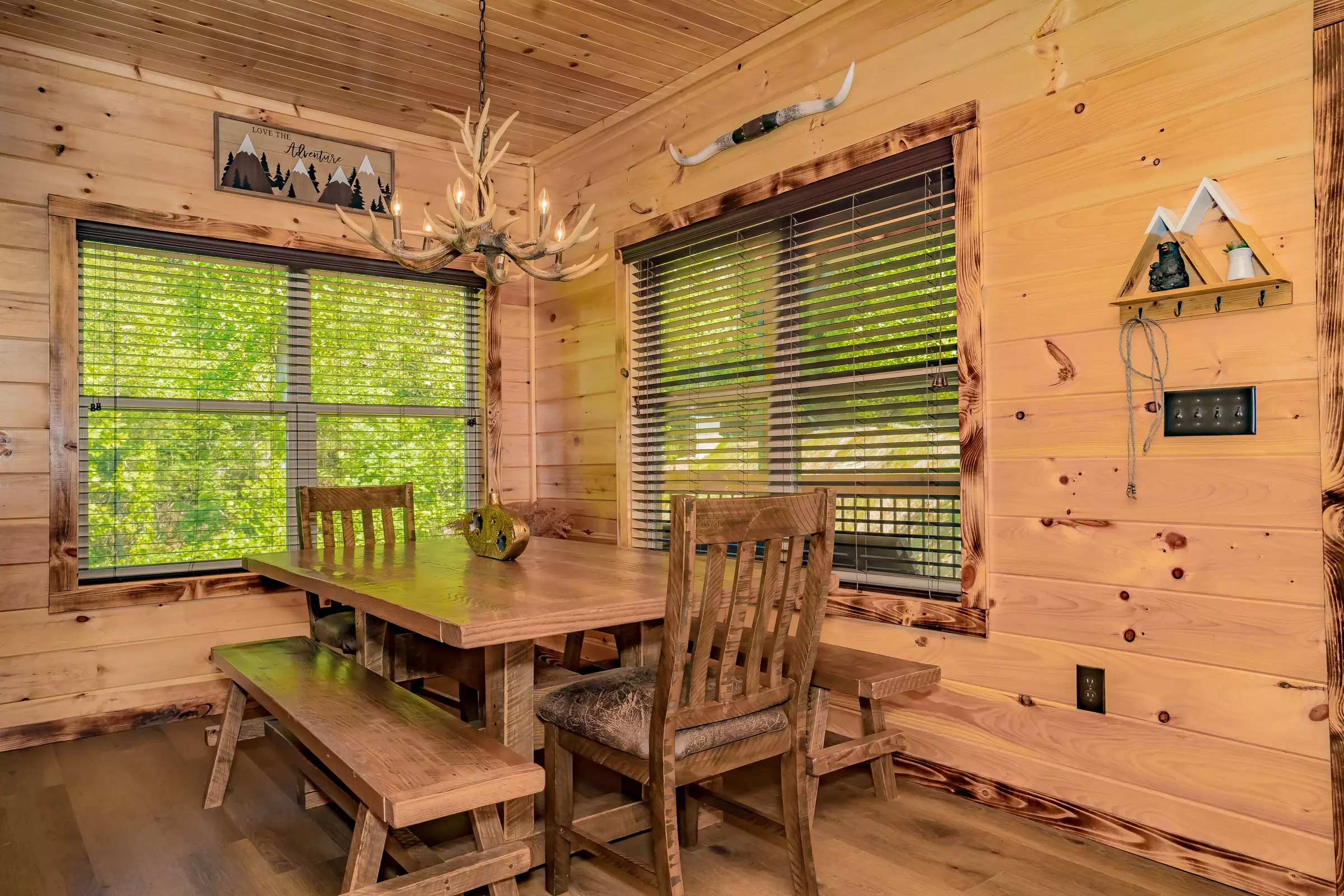 Rustic Mountain View - 2 Bedroom Sevierville Cabin Rental