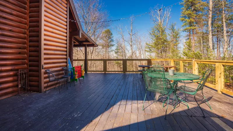 Scenic Hideaway - 4 Bedroom Sevierville Cabin Rental