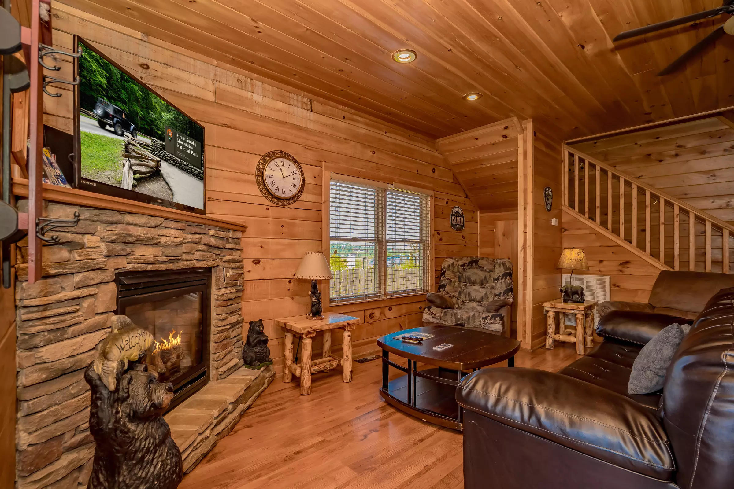 Pigeon Forge Getaway - 2 Bedroom Pigeon Forge Cabin Rental
