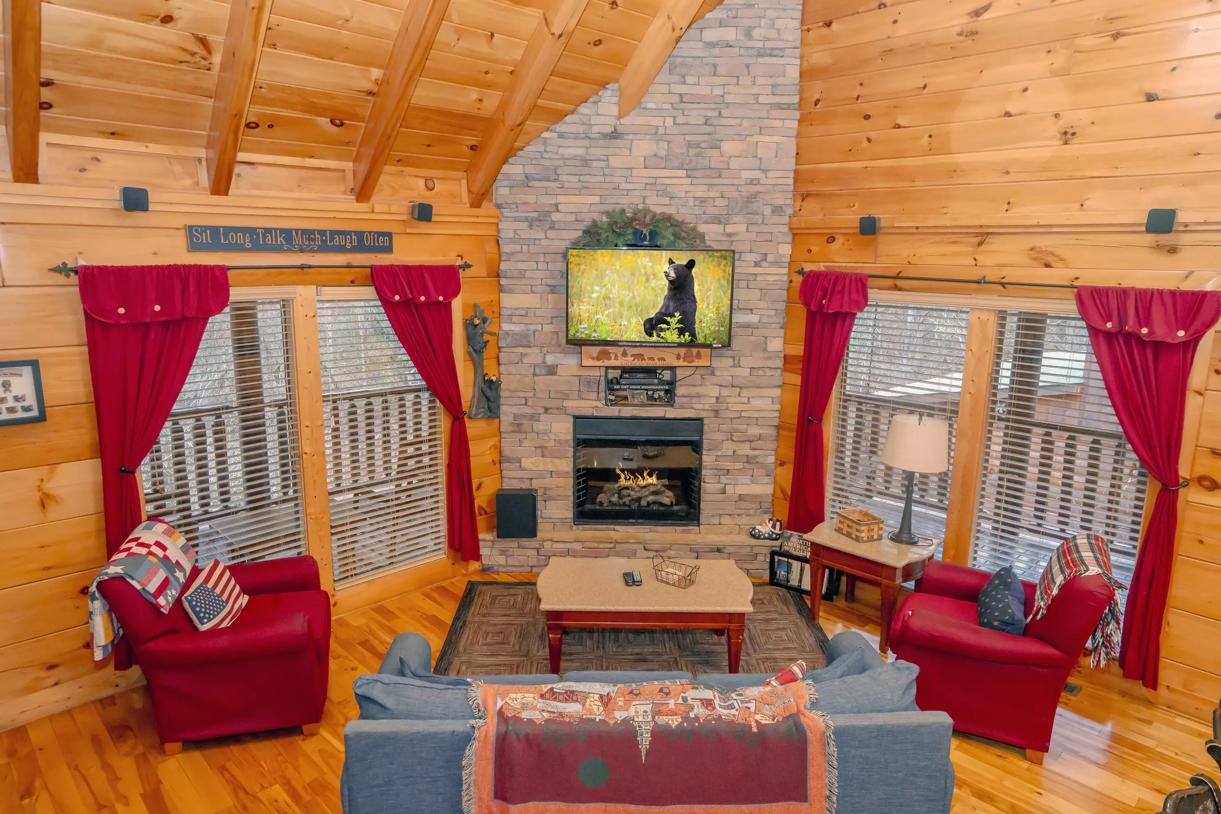 American Bear - 2 Bedroom Sevierville Cabin Rental